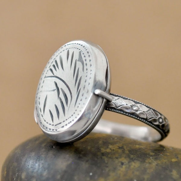Locket Ring - Etsy