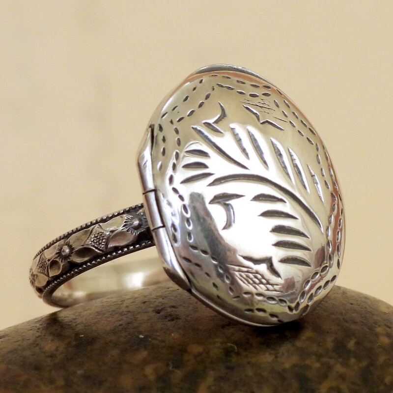 Locket Ring - Etsy