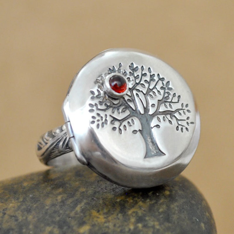 Poison Tree Necklace - Etsy UK