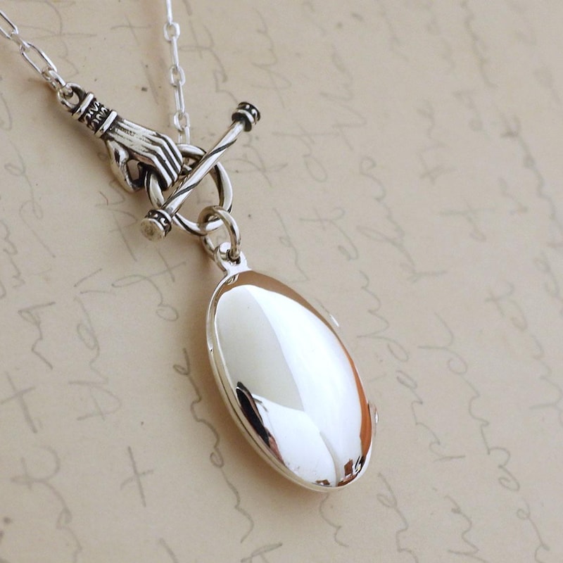 Petite Victorian Locket - Etsy