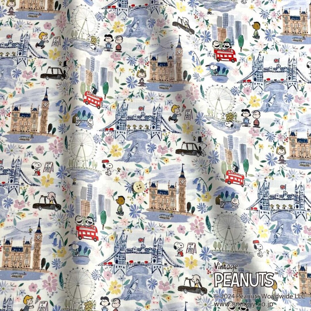 Peanuts(tm)snoopy × Liberty - A London Adventure - J24A - 50cm L × 54cm ...