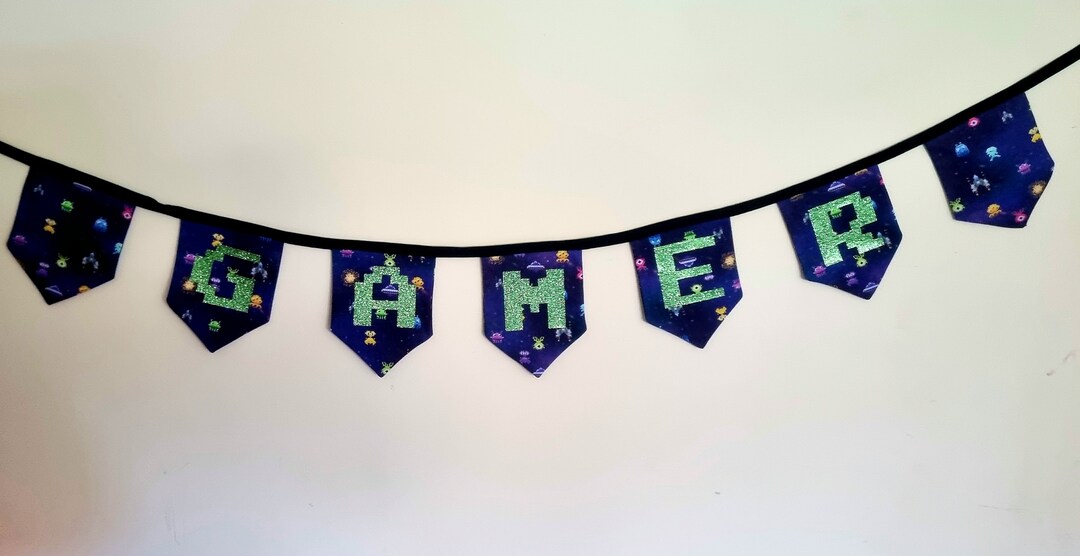 GAMER Retro Game Space Invaders Banner Shaped Flag BUNTING 7 Double ...
