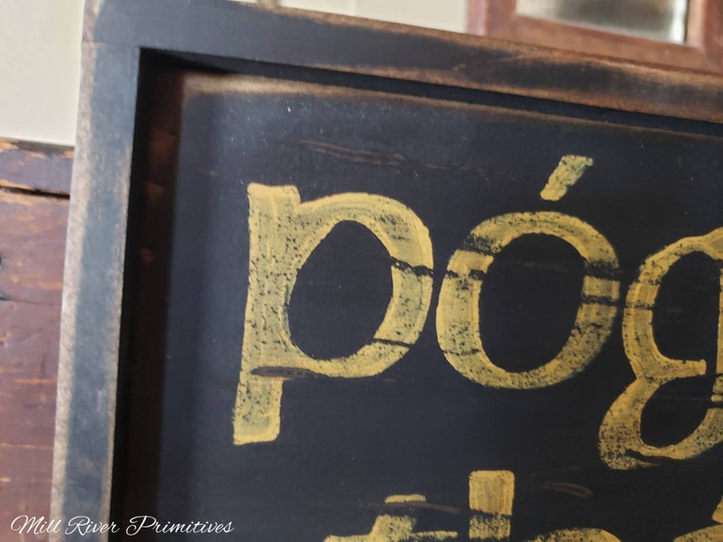 Small Póg Mo Thóin Irish Celtic Wood Sign Custom Personalized - Etsy