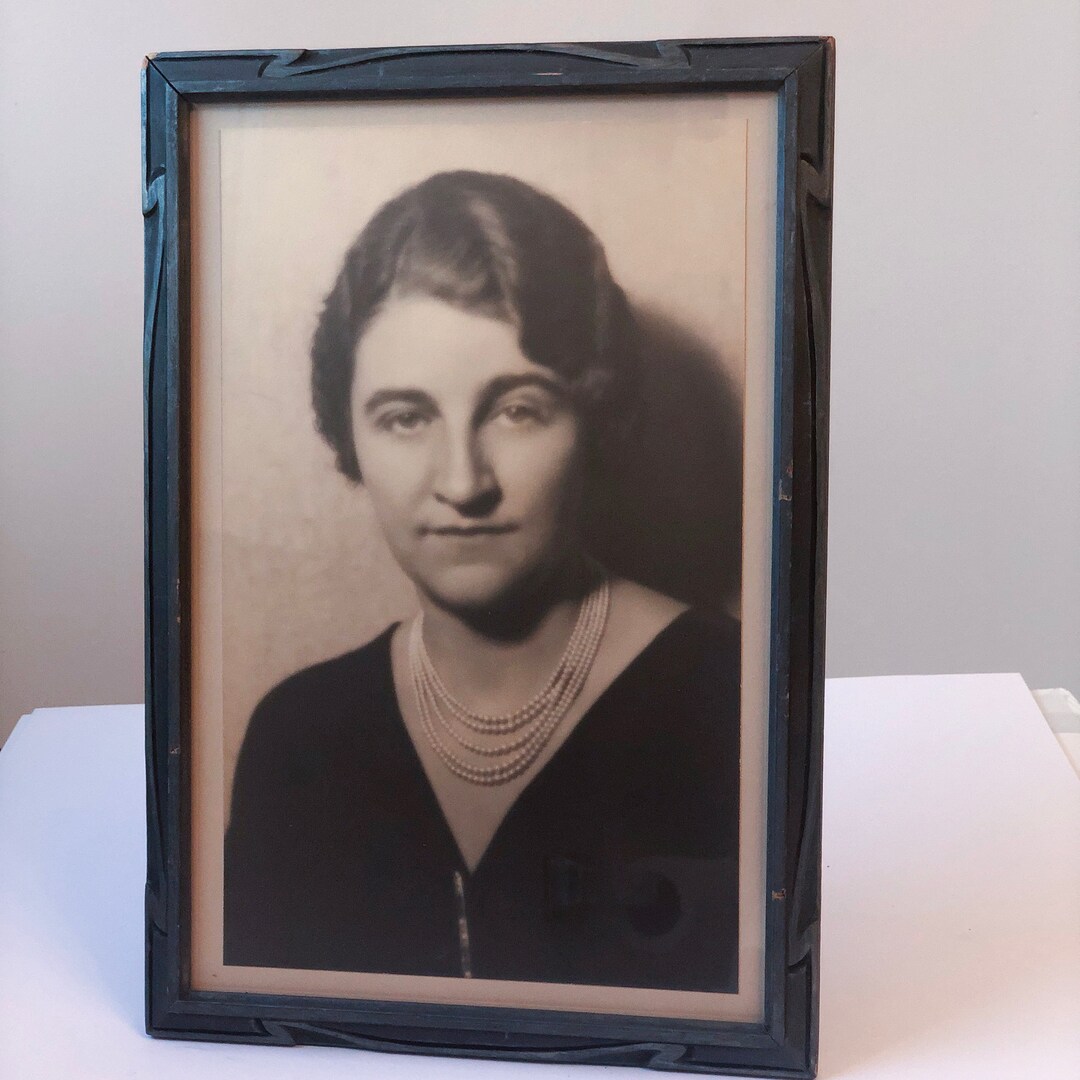 Framed Portrait | Vintage Frame With a Bachrach Portrait of a Woman ...