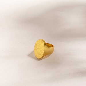 Large Signet Ring, Gold Signet Rings for Women, Oval Signet Ring ...