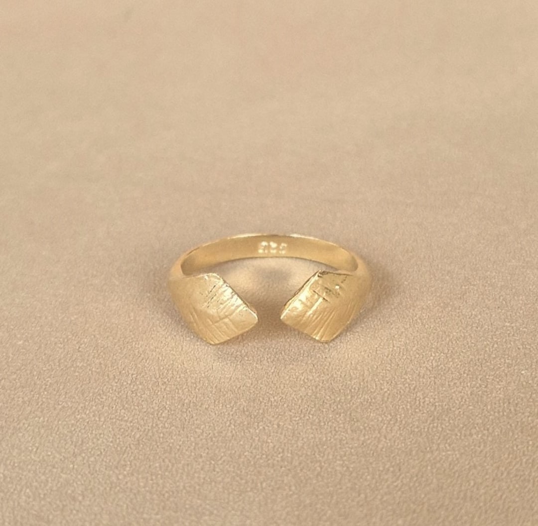 Spear Ring for Women, Symbolic Jewelry for Women, Geometric Gold Ring ...