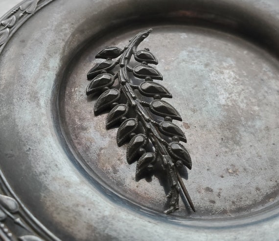 Antique black iron leaf feather fern brooch c clasp - Gem