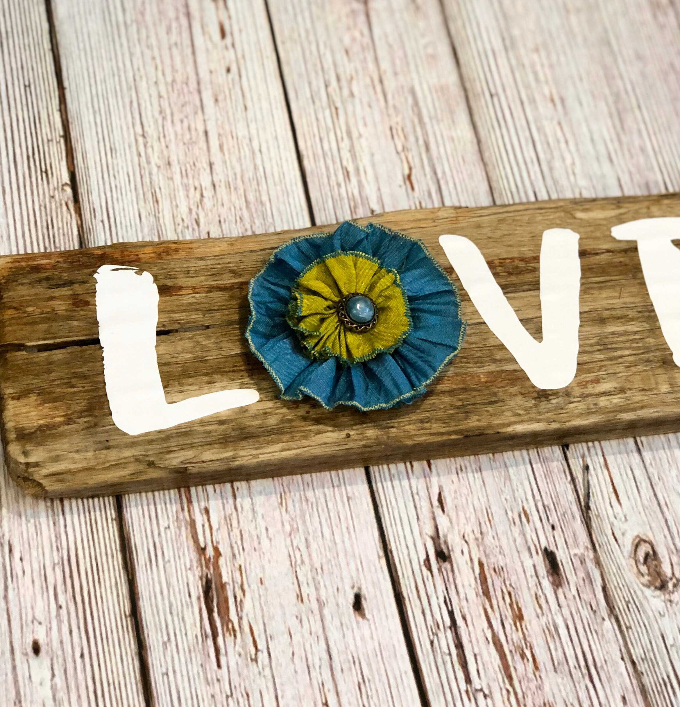 Wood LOVE Sign With Fabric Flower - Etsy