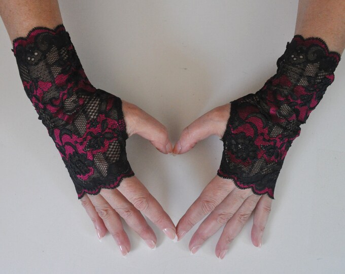 Short Gothic Fingerless Gloves Black/magenta Lace ,romantic Mittens ...