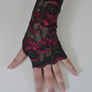 Short Gothic Fingerless Gloves Black/magenta Lace ,romantic Mittens ...