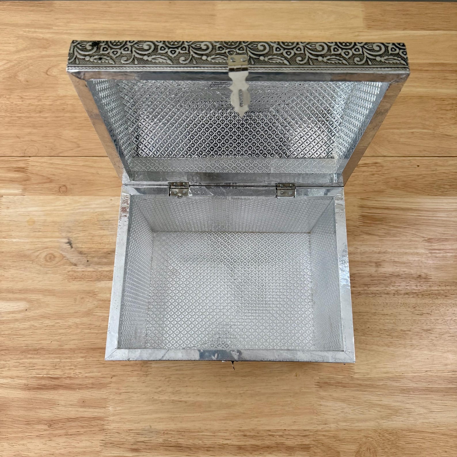 Handcrafted Aluminum Oduduwa Chest: Peacock Santeria Cofre - Etsy