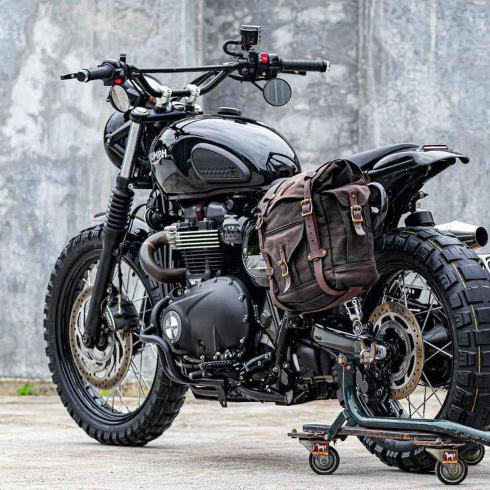 Triumph Street Scrambler 900 Pannier Rack (single) CHROME (carb 2006 ...