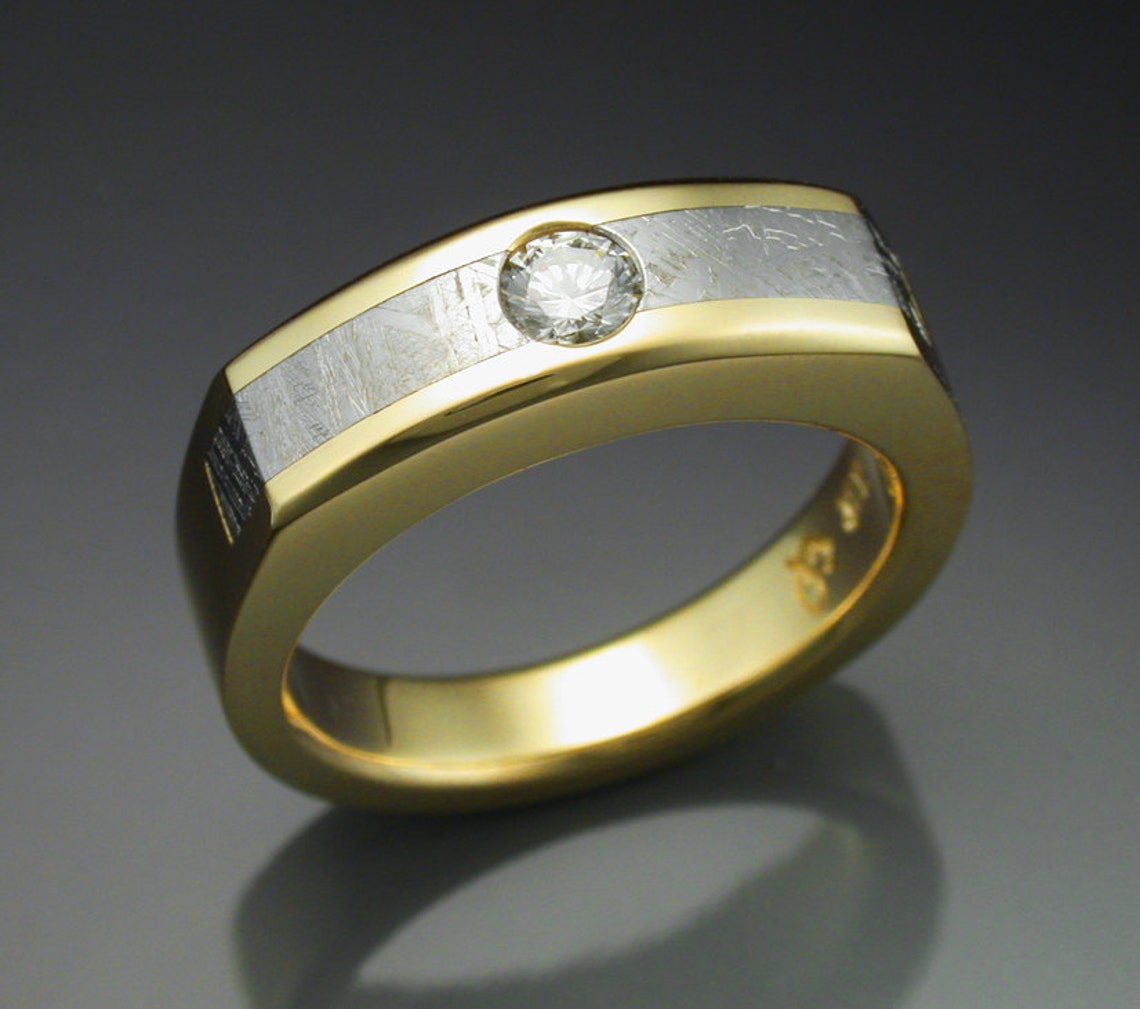 18k Gold Woman's Ring With Meteorite and Diamond - Etsy
