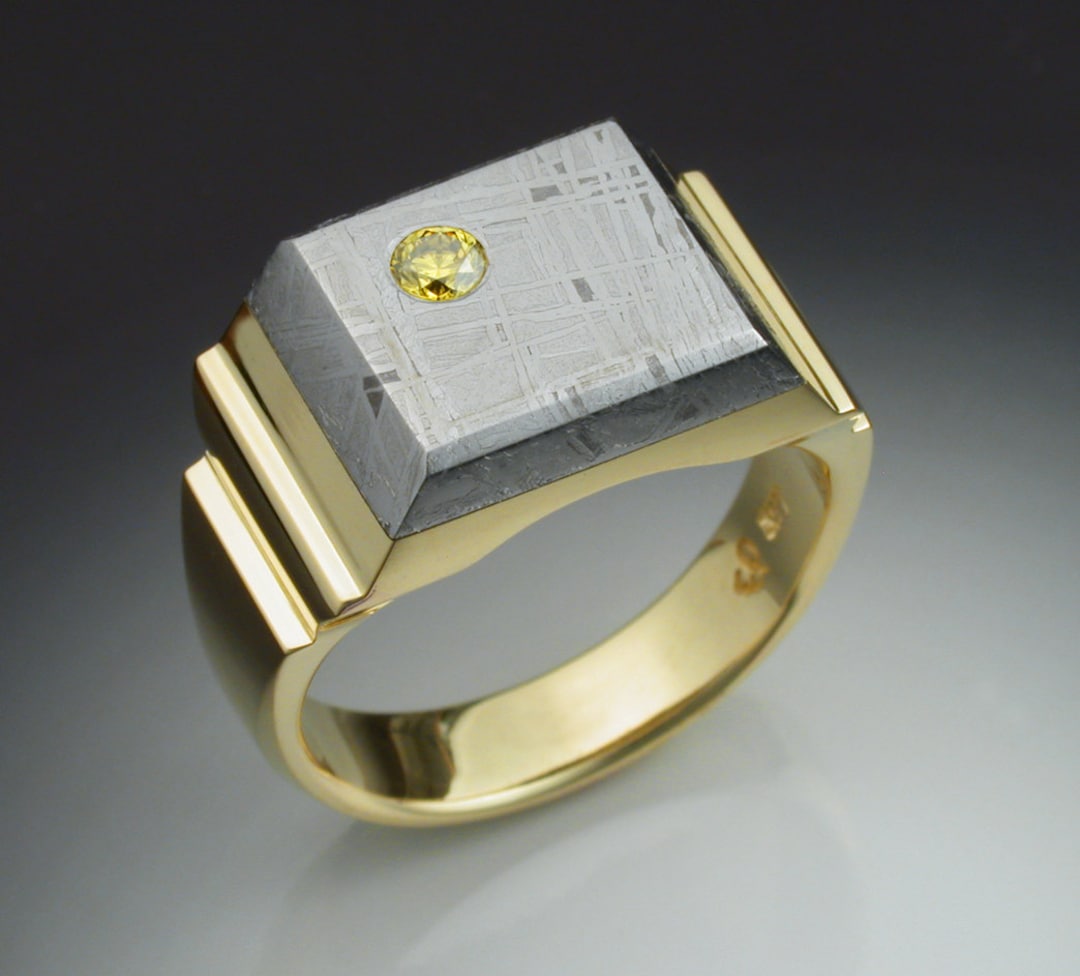18k Gold Mans Ring With Yellow Diamond and Gibeon Meteorite - Etsy
