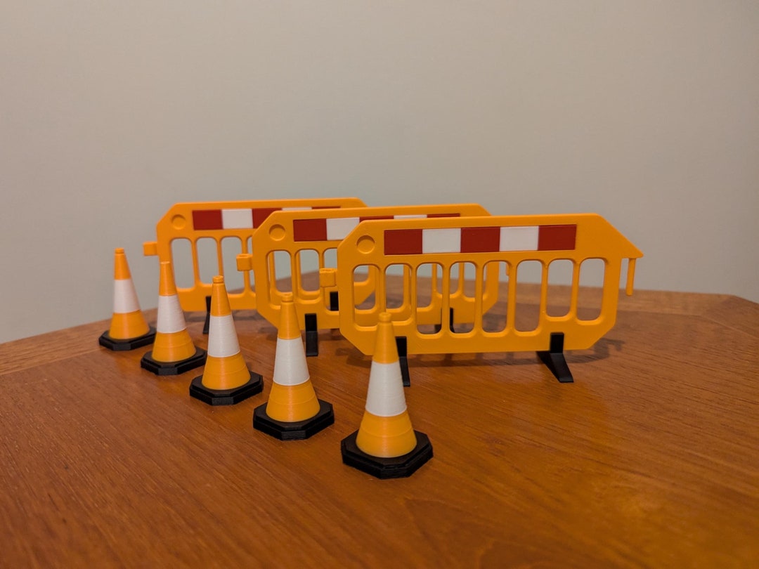Miniature UK Traffic Cones and Roadwork Barriers - Desk Accessories ...