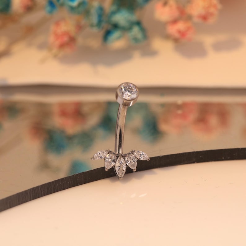 Unique Leaf Shape Shiny Belly Button Sparkling Translucent Floating ...