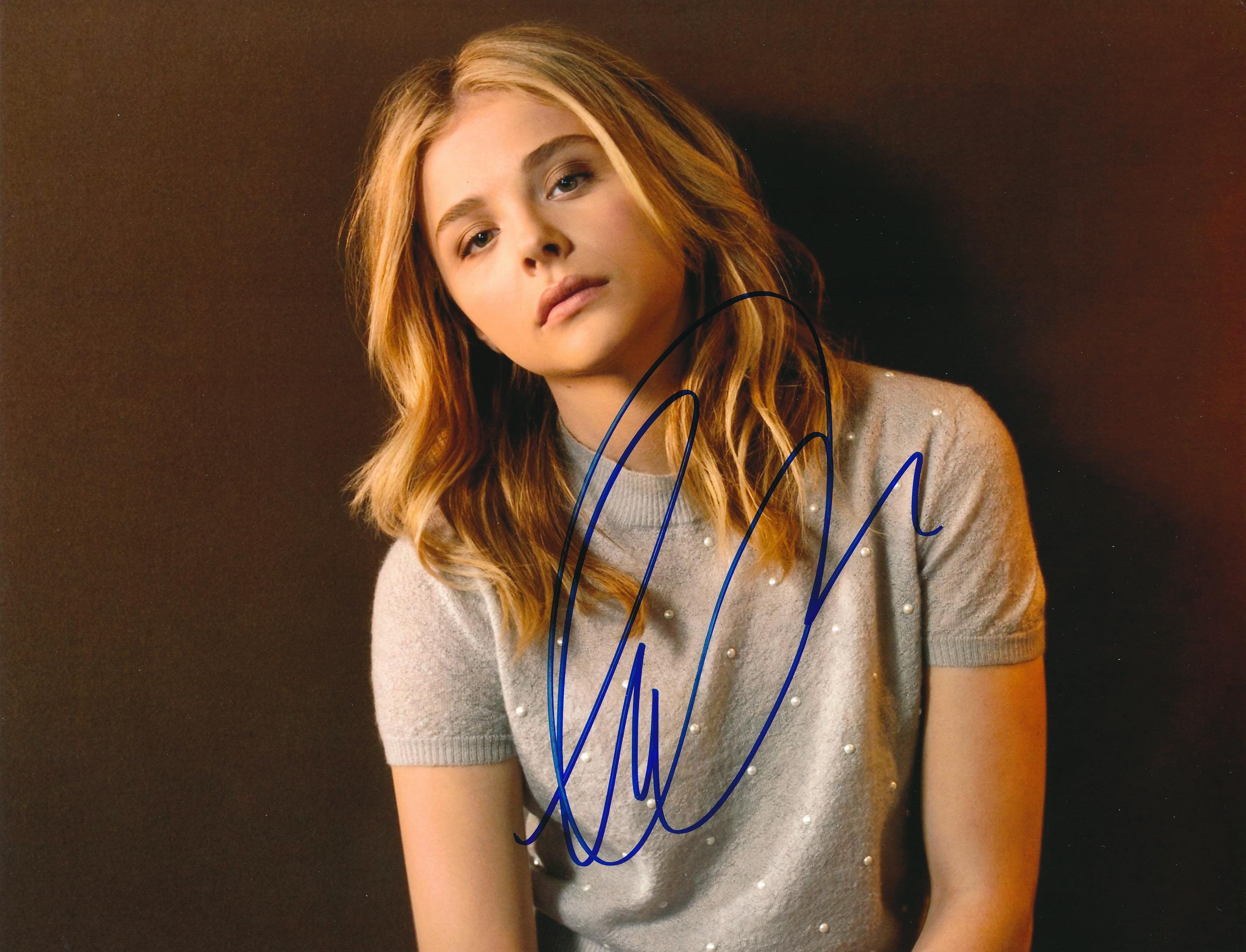 Authentic Chloë Grace Moretz Signed 8x10 Photo – 11x14 Matboard With ...