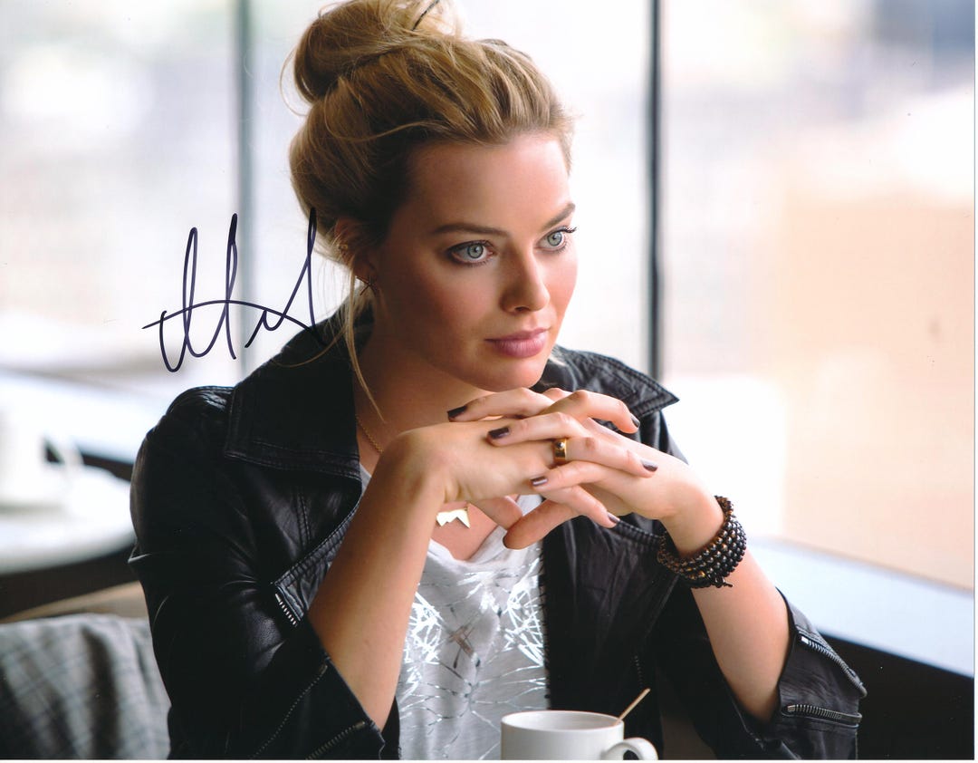 Authentic Margot Robbie Signed 8x10 Photo 11x14 Matboard With Custom ...