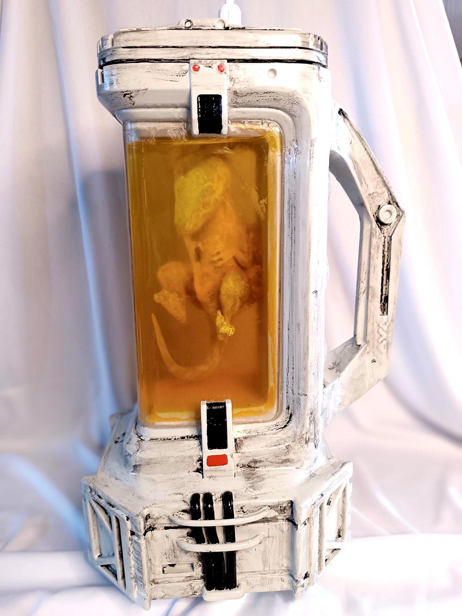 Jurassic Park Rebirth Dinosaur Embryo Container Replica, Bio-syn Lab ...