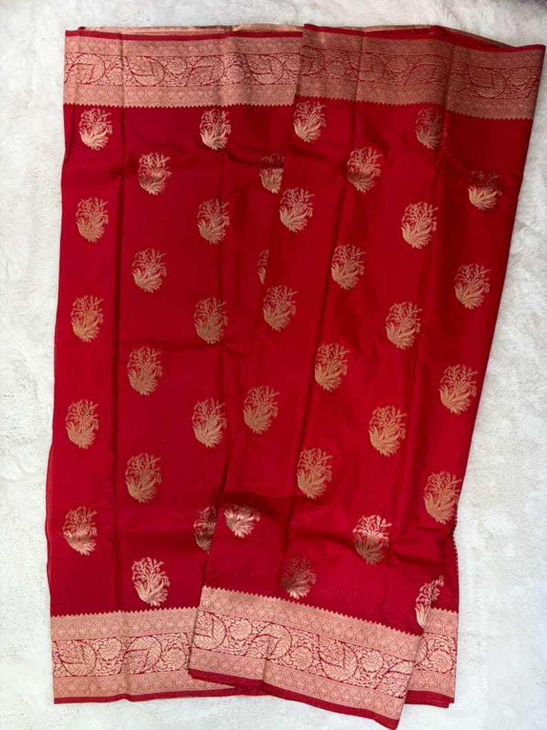 Handloom Gadwal Silk Saree With Ready-to-wear Blouse (size 40 ...