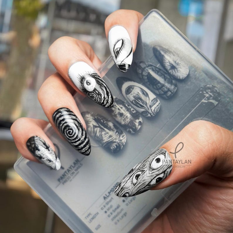 JUNJI ITO Tomie Uzumaki Monochrome Hand Painted - Handmade Press on ...