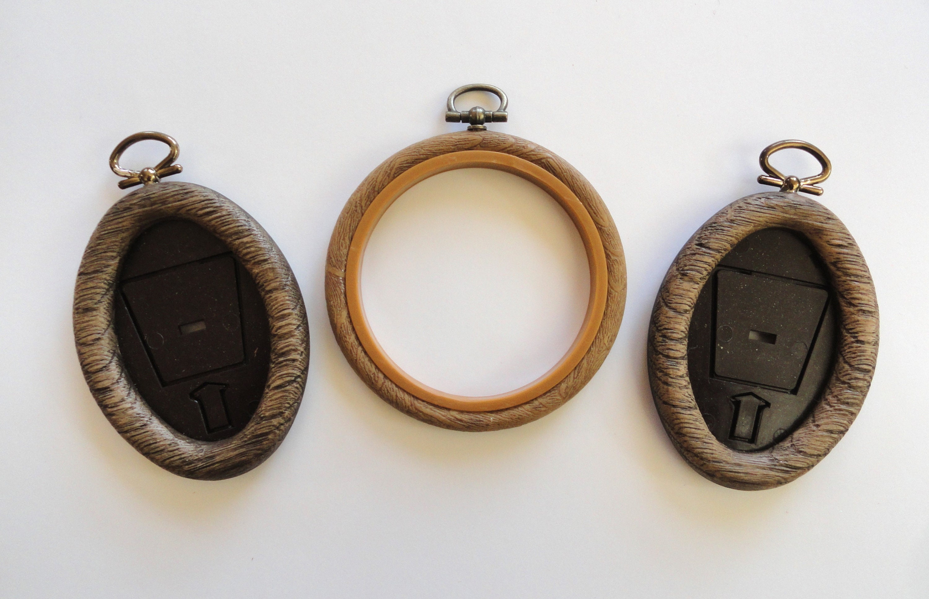 1 Flexihoop and 2 Oval Frames for Needlework, Plastic Two Shades of ...