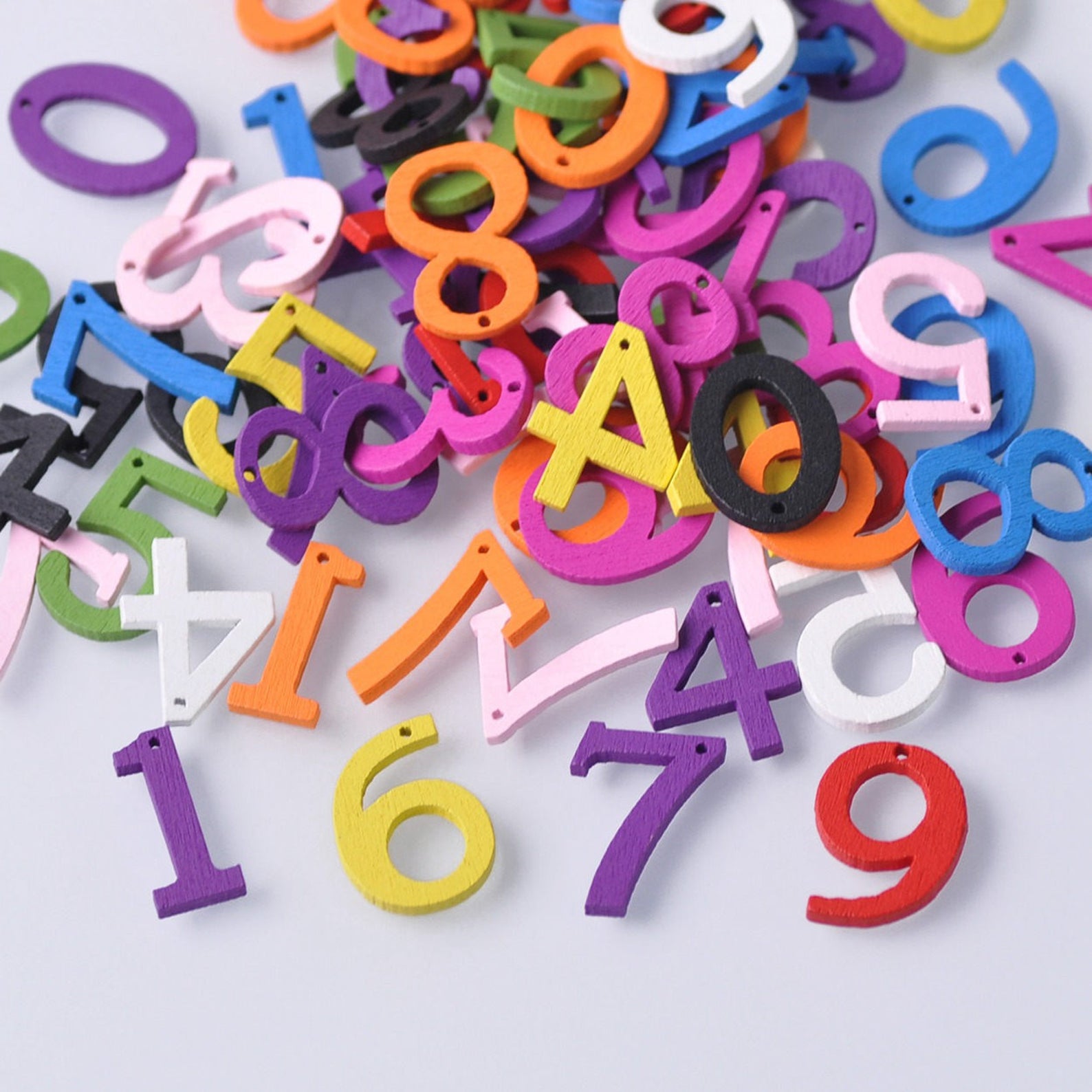 100pcs Random Mixed Wooden Letters & Numbers 22mm/20mm Loose Pendant ...