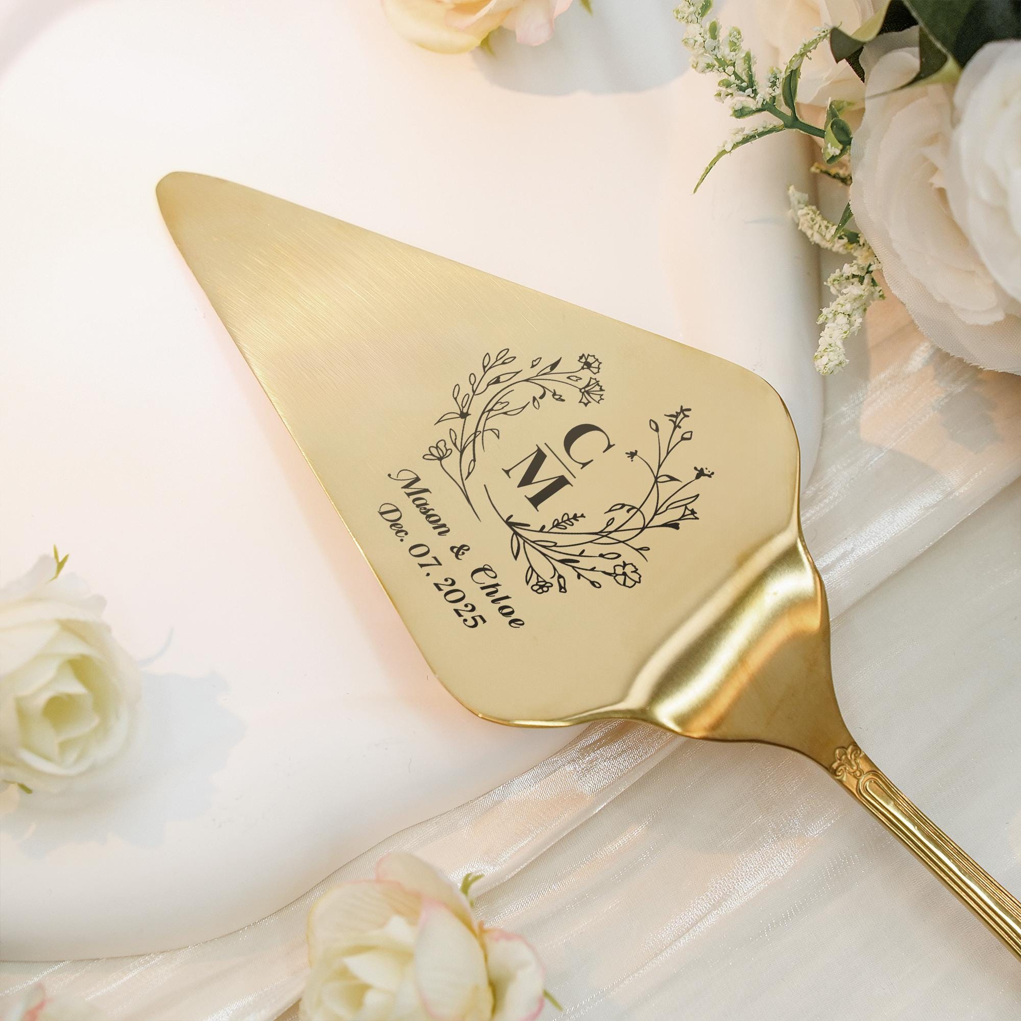Elegant Personalized Wedding Cake Cutting Set With Custom Cake Serving ...