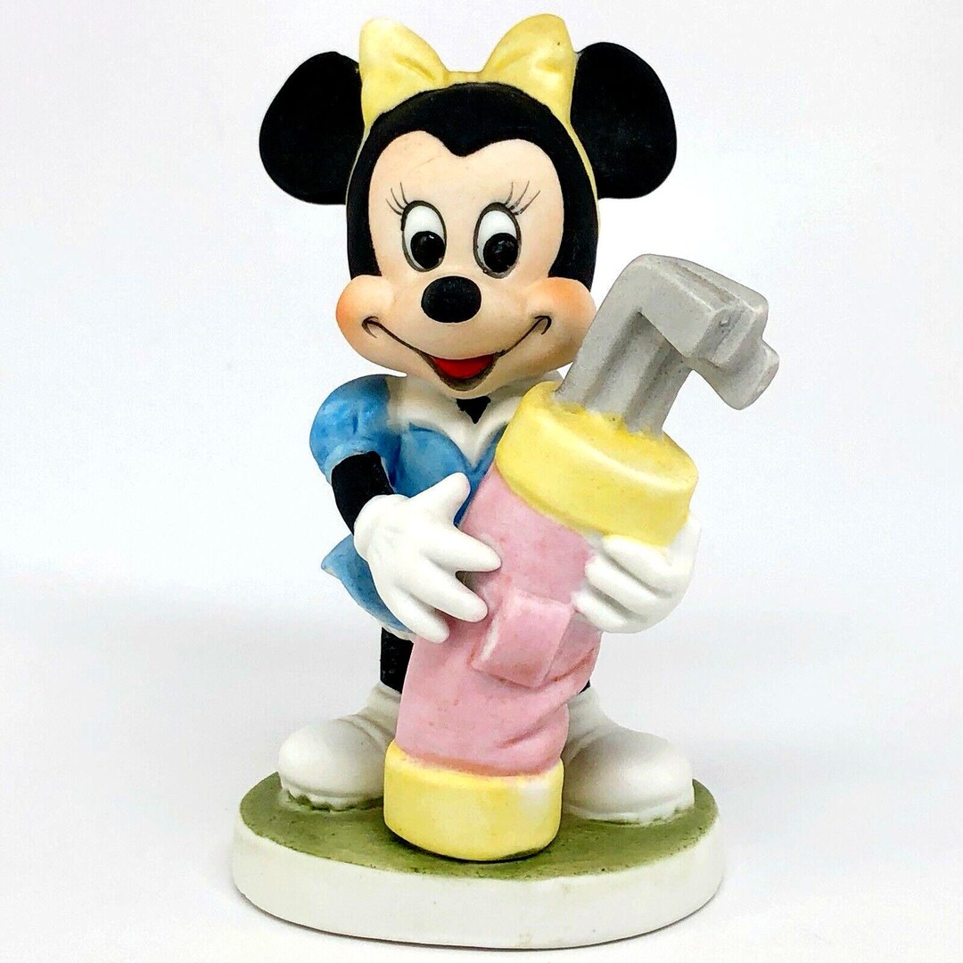 Walt Disney Productions, Minnie Mouse Golf Player Figurine, Golf Clubs ...