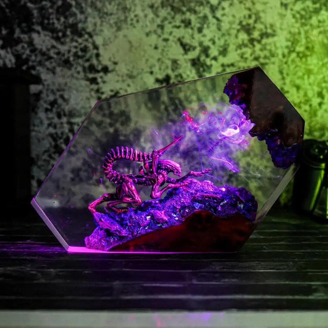 Xe/.no.morph Ali.en Space Monster Epoxy Resin Lamp, Resin Art, Night ...