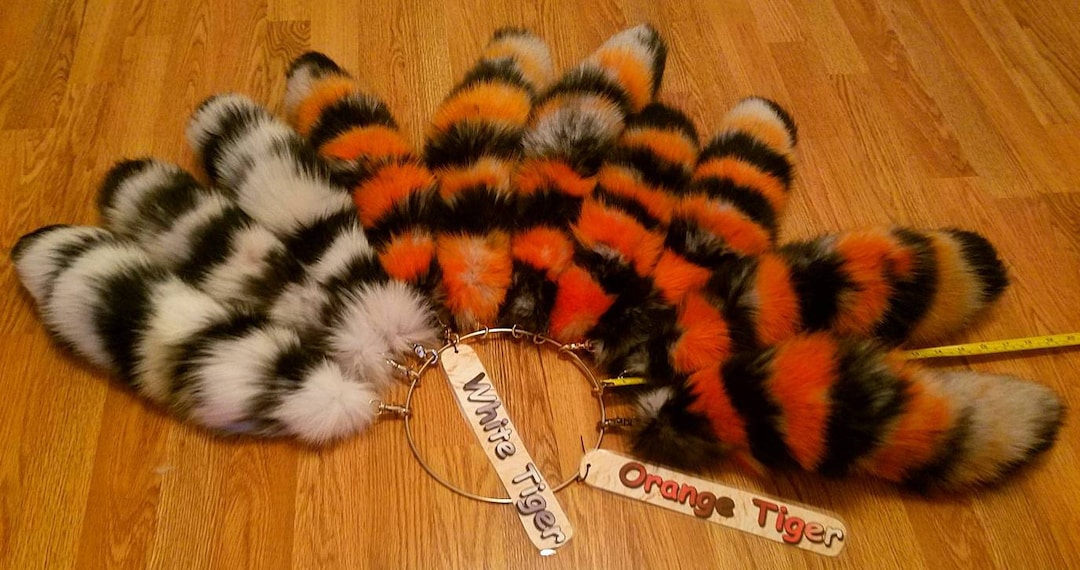 USA/ Tiger / Fire Fox Fur Tail Keychain - Etsy