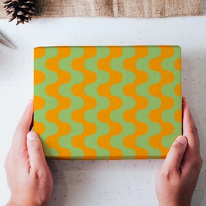 Retro Wavy Lines Seamless Pattern, Groovy 70s Design, Bold Mid Century ...