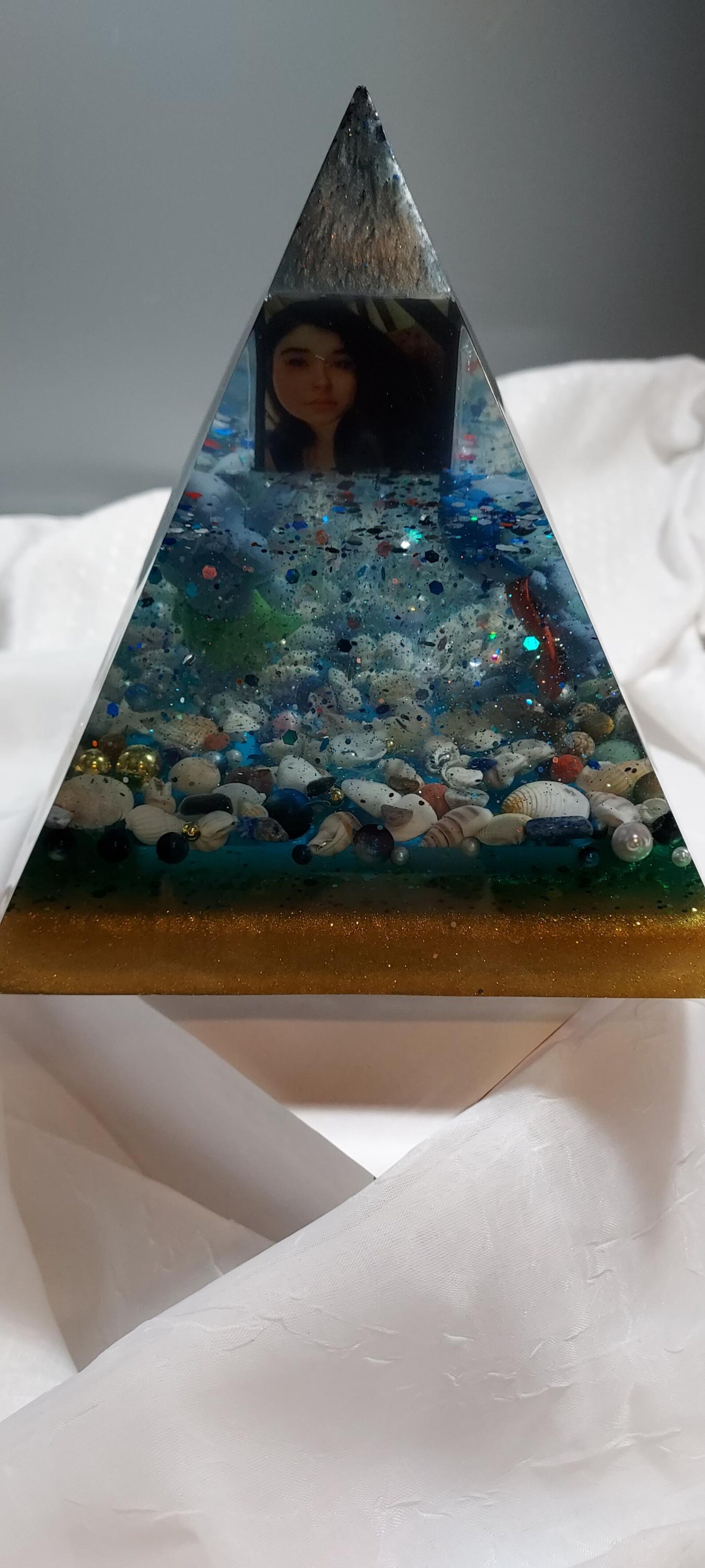 Customizable Epoxy Resin Memory/memorial Pyramid - Etsy