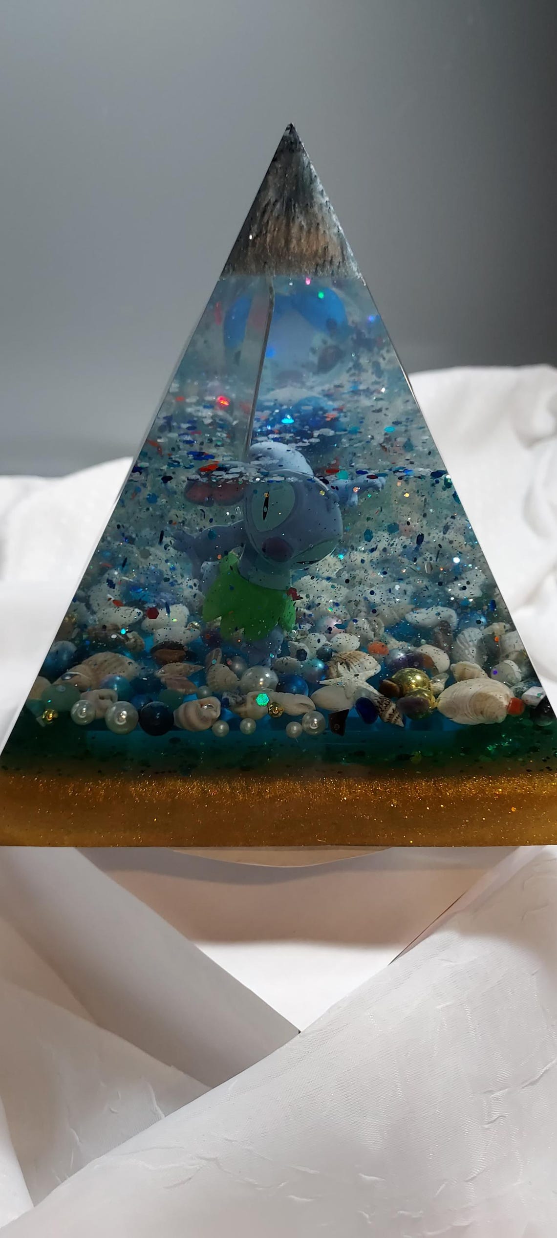 Customizable Epoxy Resin Memory/memorial Pyramid - Etsy