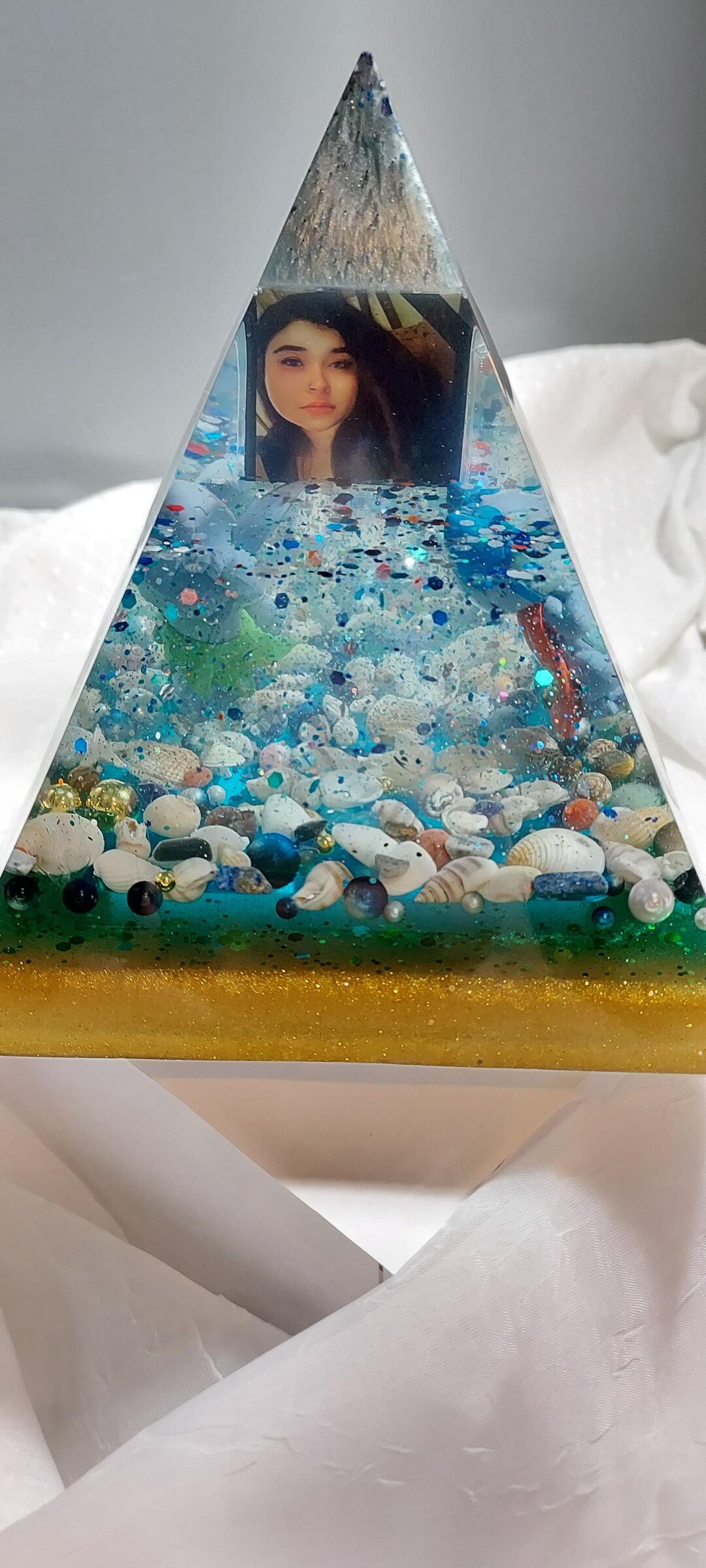 Customizable Epoxy Resin Memory/memorial Pyramid - Etsy