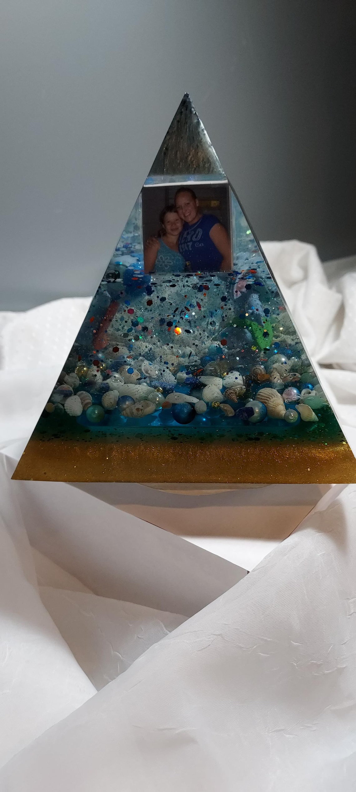 Customizable Epoxy Resin Memory/memorial Pyramid - Etsy