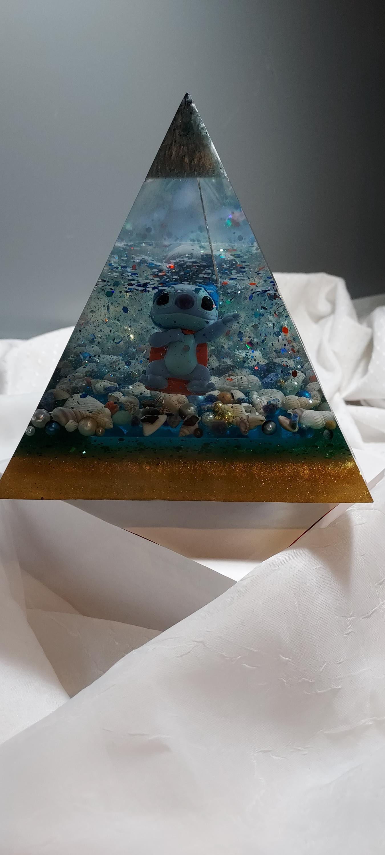 Customizable Epoxy Resin Memory/memorial Pyramid - Etsy