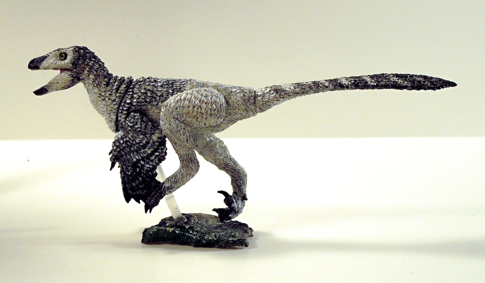 Mountains Troodon Dino! Realistic Dinosaur Action Figure Collectible ...