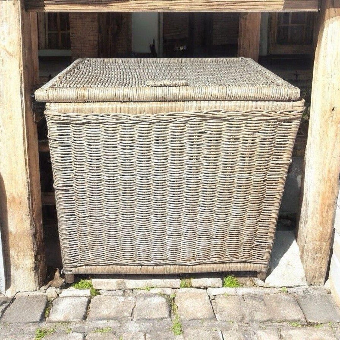 Vintage Woven Wicker Rattan Laundry Basket Hamper W/lid & Handles ...