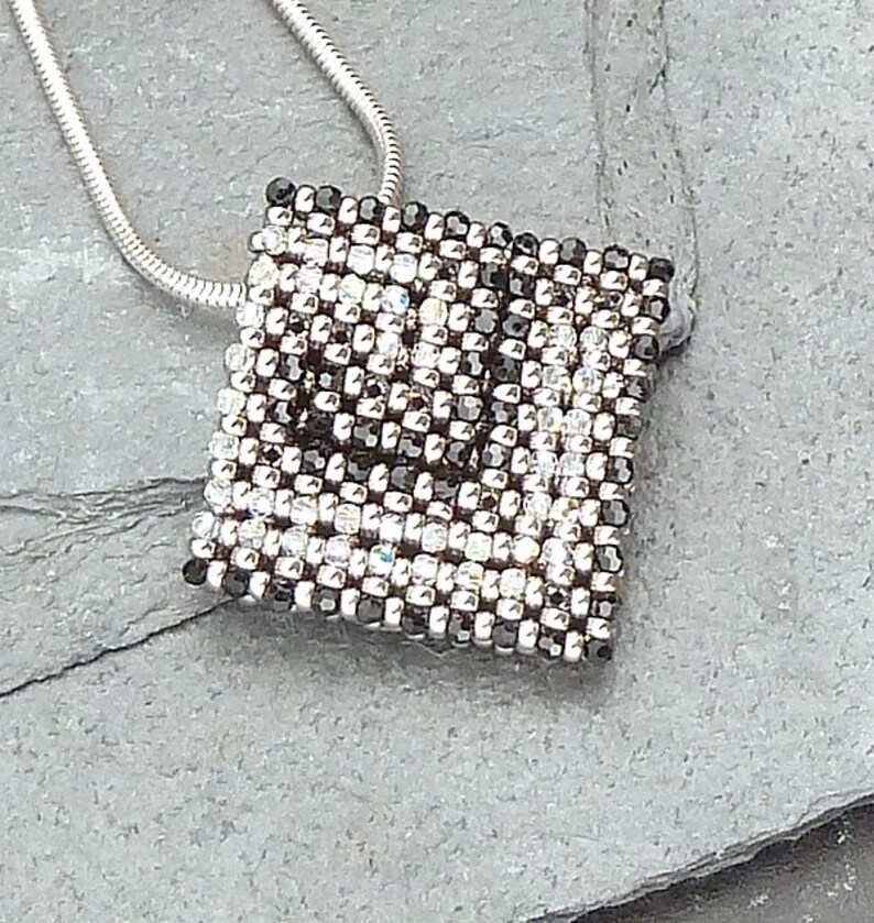 Little Labyrinth ( Beaded Pendant)/ PDF File - Etsy