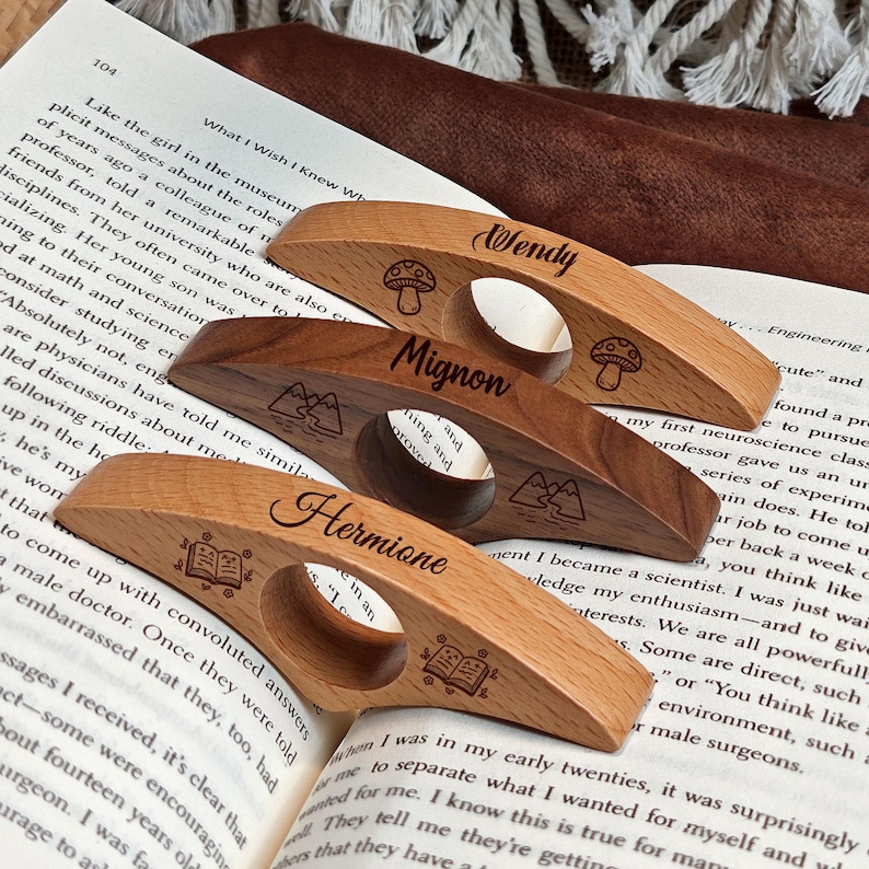 Personalized Wooden Book Page Holder - Custom Name Thumb Clip - Gift for Book Lovers - Etsy