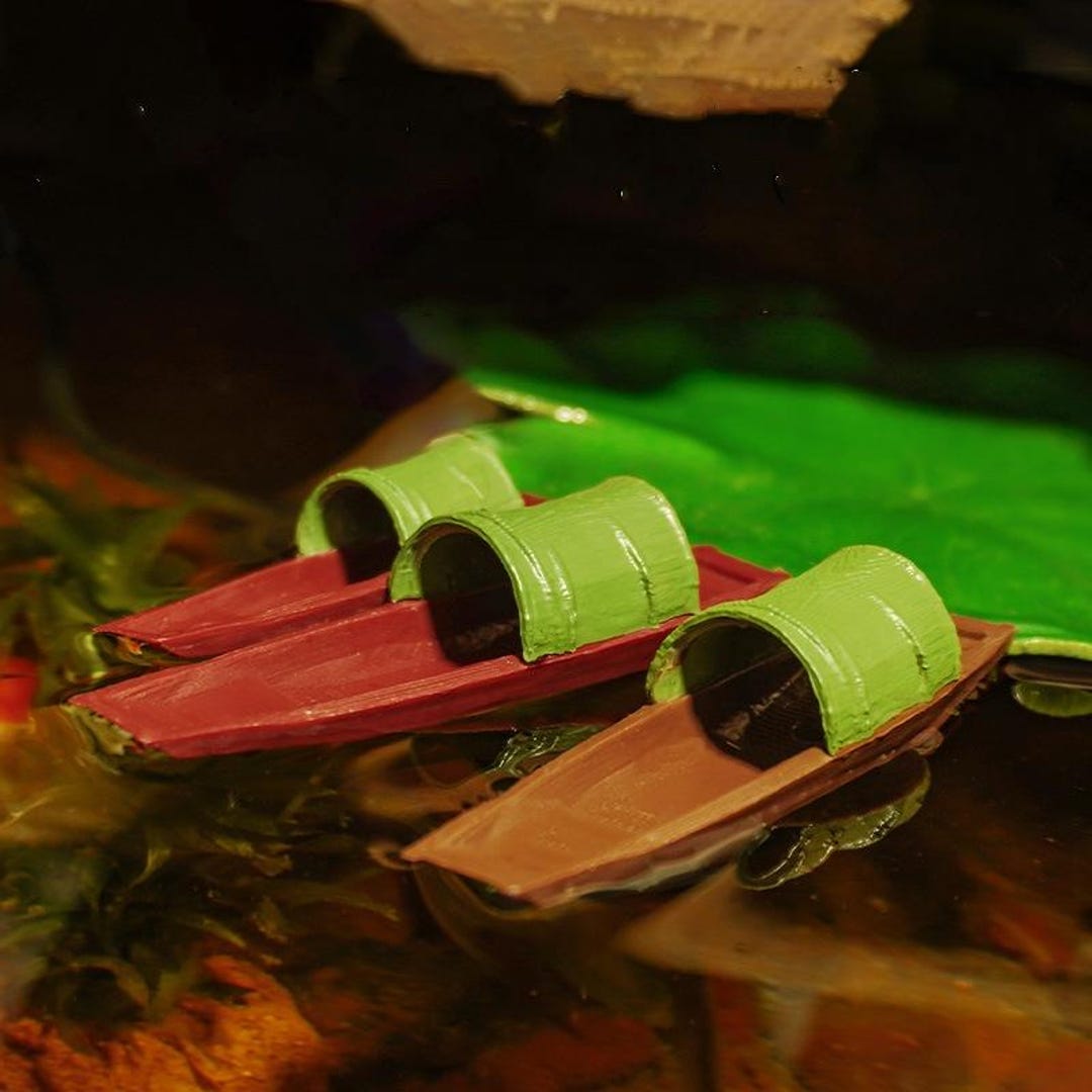 Mini Fishing Boat Figurine – Floating Miniature Decor for Aquarium ...
