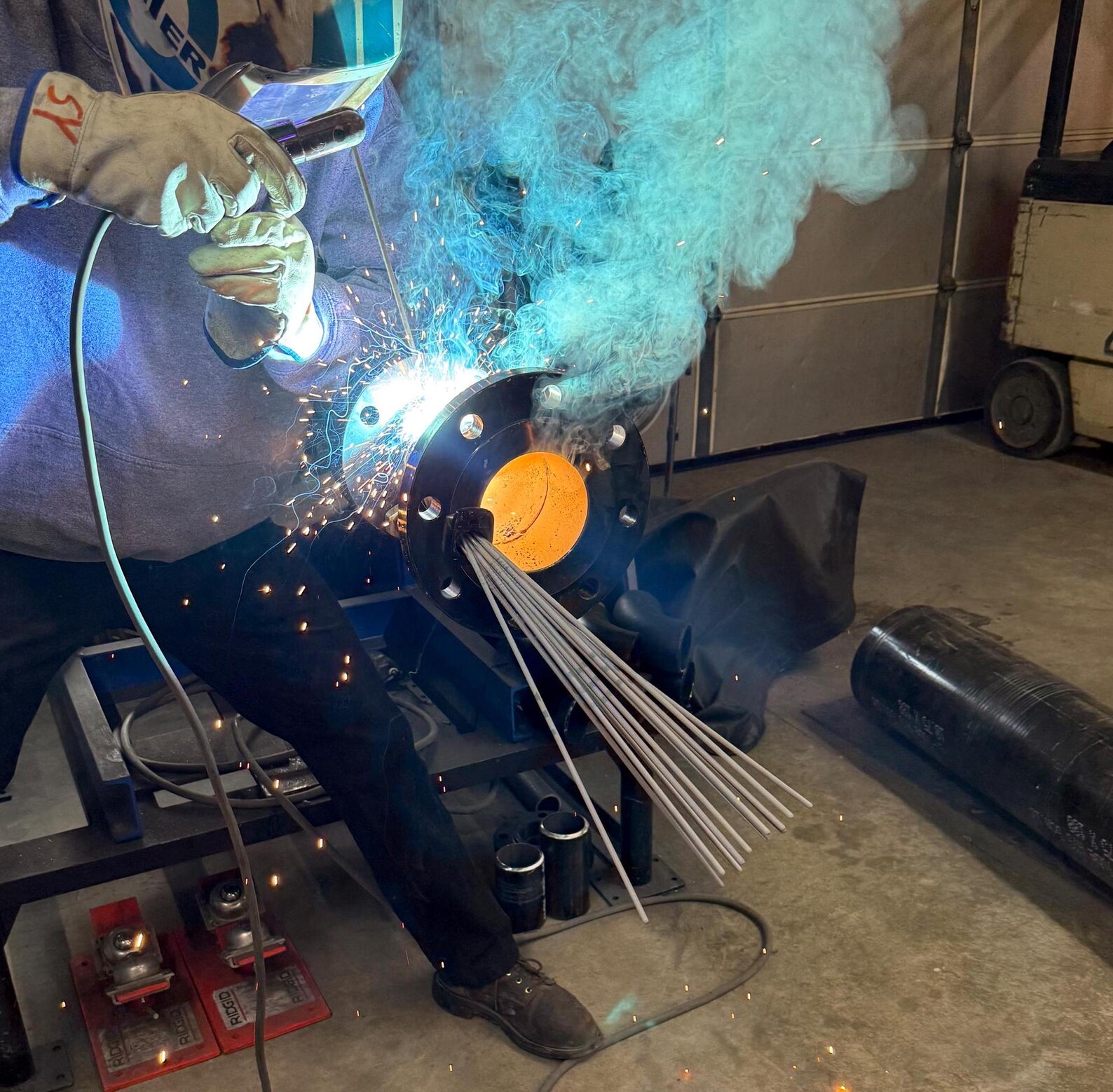 Magnetic Welding Rod Holder | Compact, Strong | Glove-friendly | Easy ...