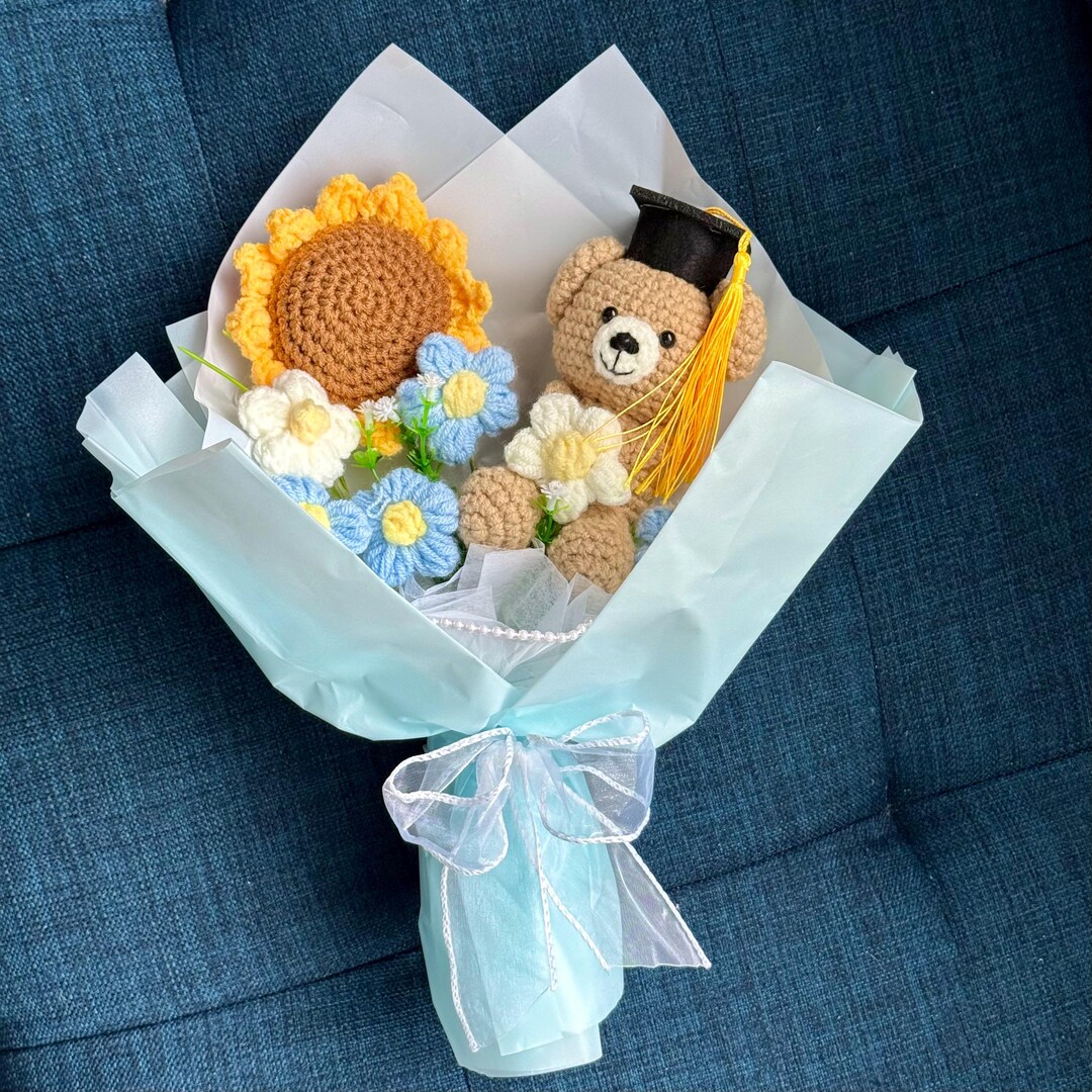 Graduation Bouquet Crochet Flowers Blue Daisies Crochet, Graduation ...