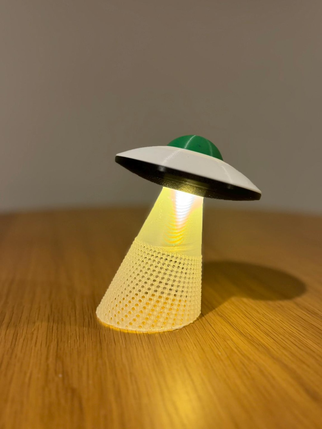 Mini UFO Lamp, Cordless Lamp for Easy Placement Anywhere. Desktop/table ...