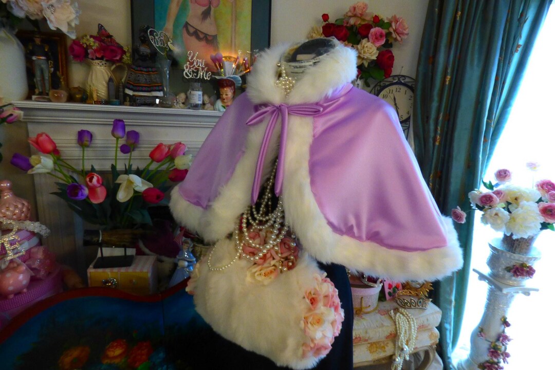 Fairy-tale Princess Bridal Cape Elbow Length Lavender-lilac / Ivory ...
