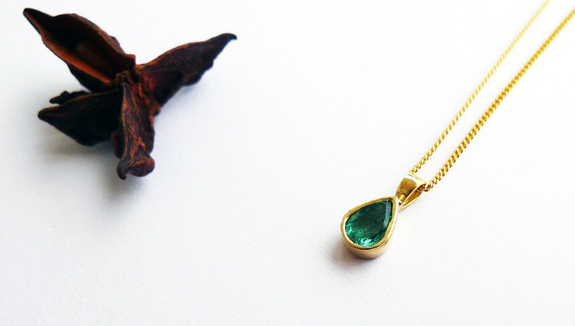 Green Tear. Emerald Drop Shape Classic 18K Gold Tear on 18K - Etsy