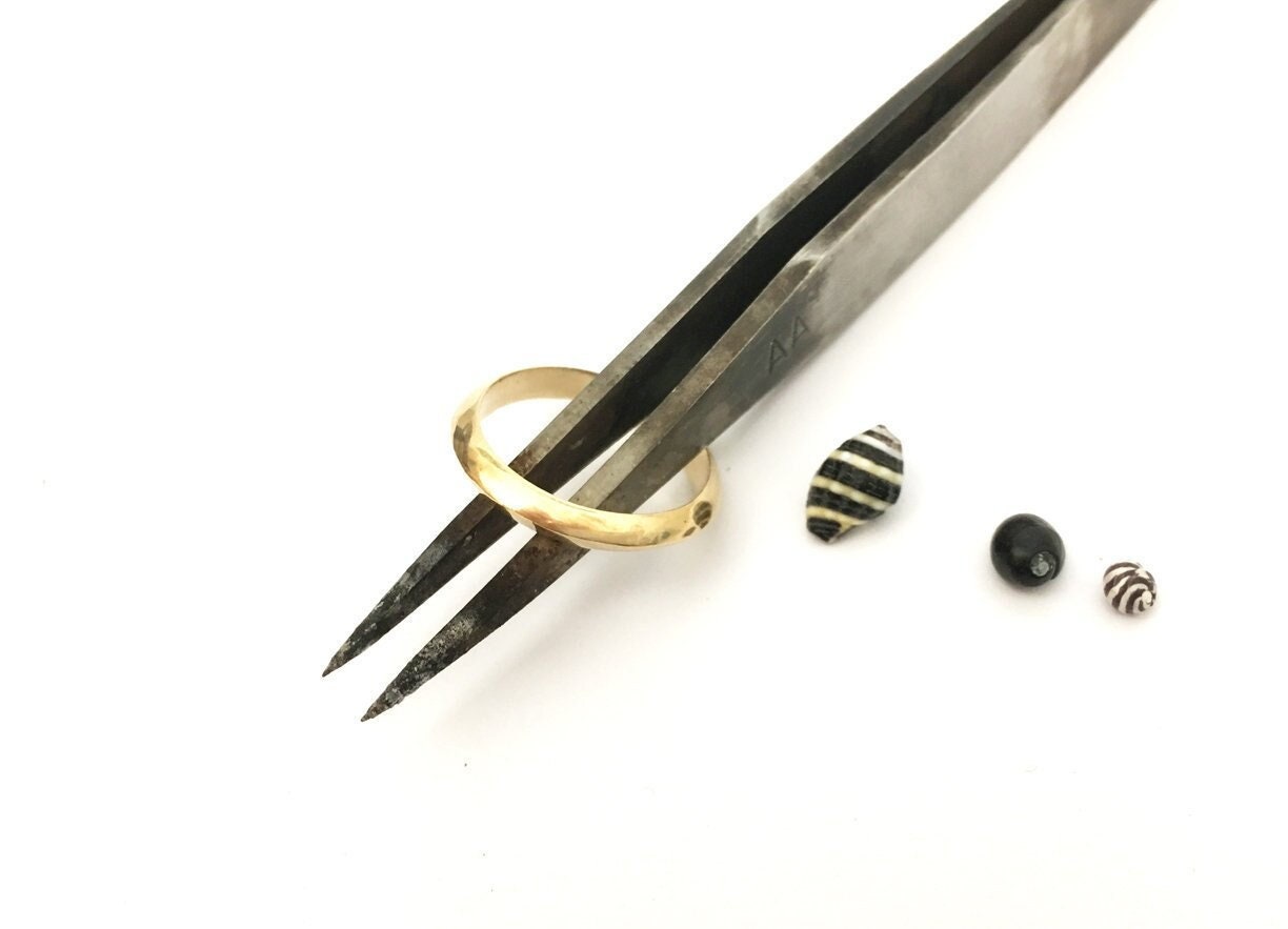 Eclipse in 18K Shiny Gold. Unisex Triangle Profile Plain Ring. 18 Karat ...