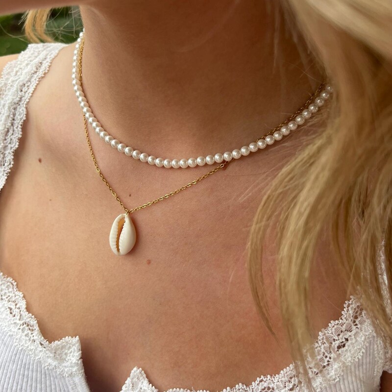 Gold Shell Necklace - Etsy