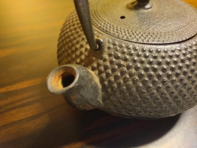 Vintage Japanese Cast Iron Teapot – Nambu Arare Tetsubin, Wabi-sabi ...